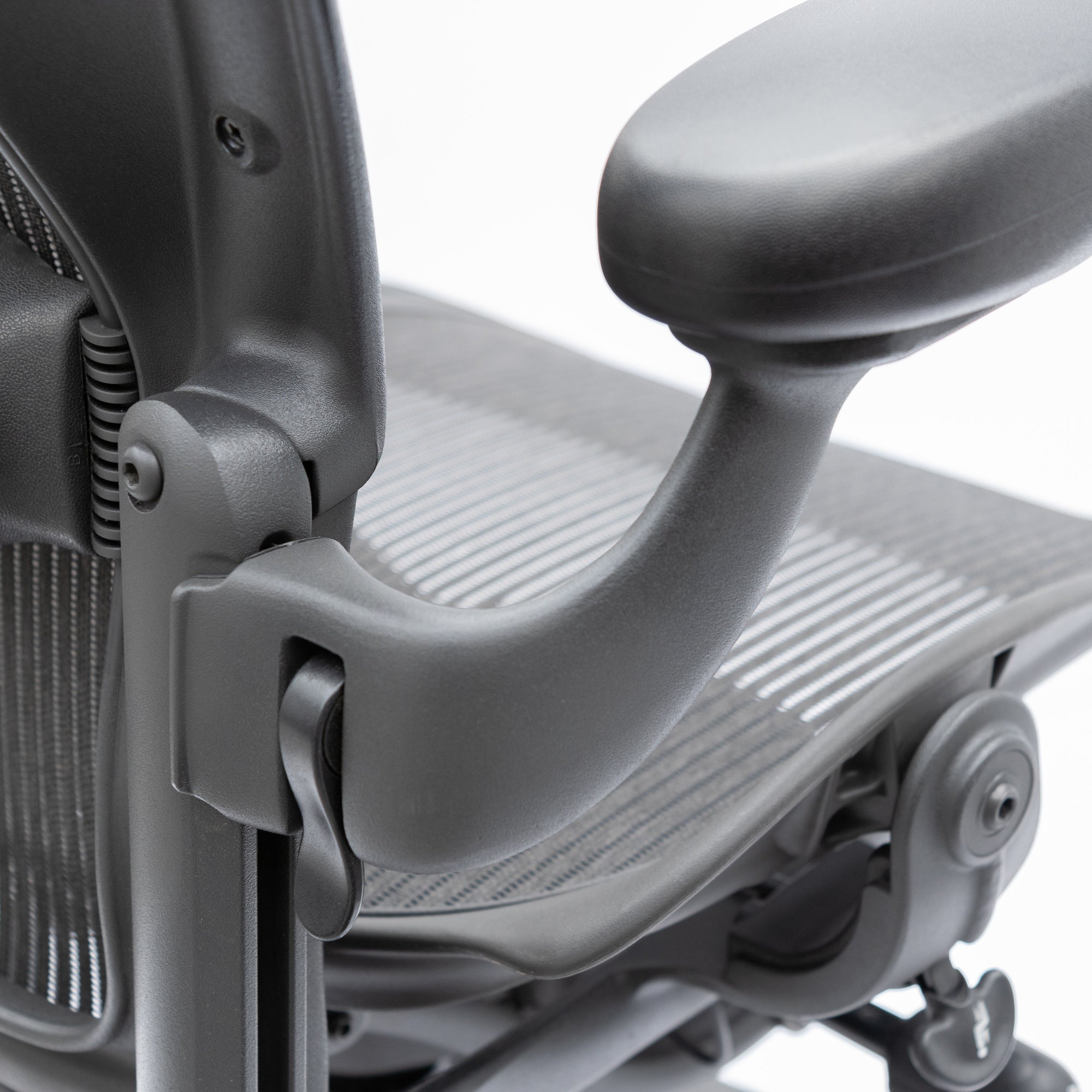 HM Chairs - Herman Miller Aeron Specialist in London